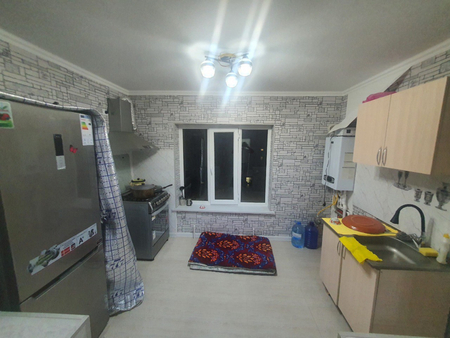 Элит Хаус сергели .43.500$ 51 квадрат 2 хона.10 этажка.10 чи этаж