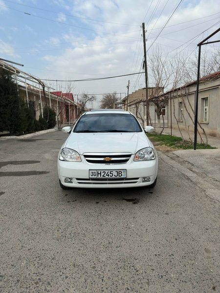 Laseti 1.6 aftamat sotiladi 10.100