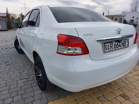 Toyota Yaris sotiladi