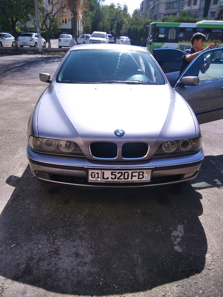 БМВ е 39 1997 год.