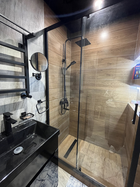 Продам квартиру ! 2 комн/1/5 у метро ( 47 квм) Авиасозлар