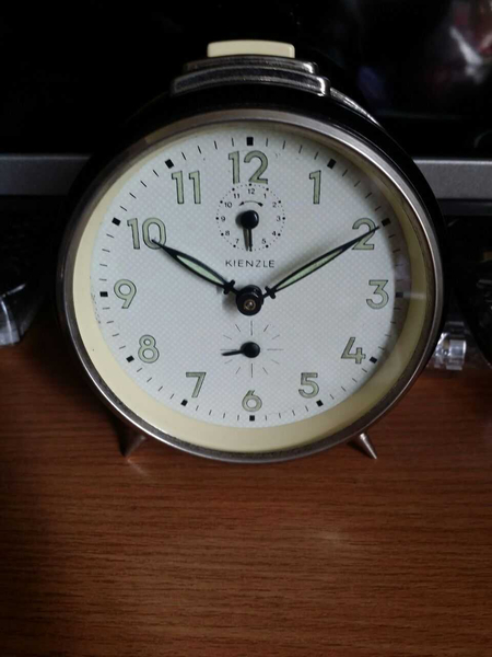 Продам будильник KIENZLE