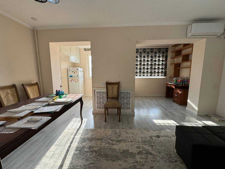 Юнусабад-18, 4/4/4 90 м² средний ремонт, кирпич 77 серия=