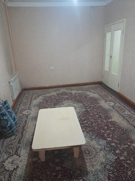 Ijaraga 1 xonali uy beriladi Qoyliq 6 dahada