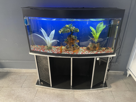 Akvarium sotiladi