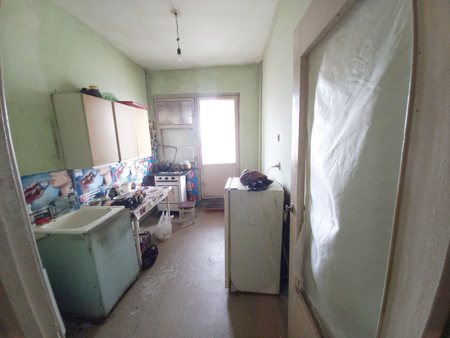 Срочно продам 3 комнатную кв  первая линия