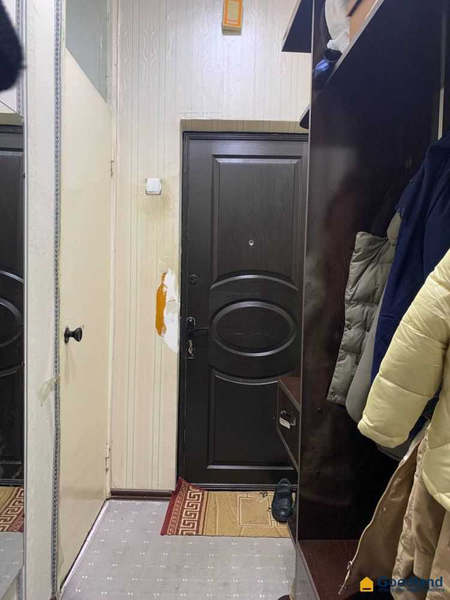 Продается 2 ком квартира в Юнусабадском р-не 11 кв!  (J 1573)