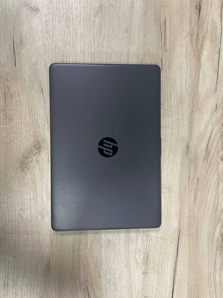 Laptop HP 250 G8\\nProcessor: AMD Ryzen 5 5500U with Radeon Graphic 2.10