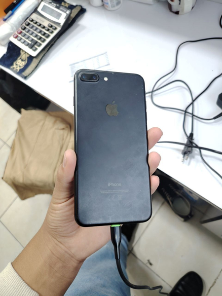 Iphone 7+ kafolati bilan