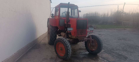 Traktor MTZ sotiladi.