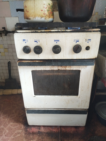 Продам стиральные машины СССР И плиту