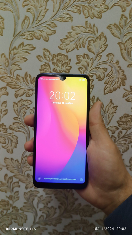Redmi 7 32gb.  ,