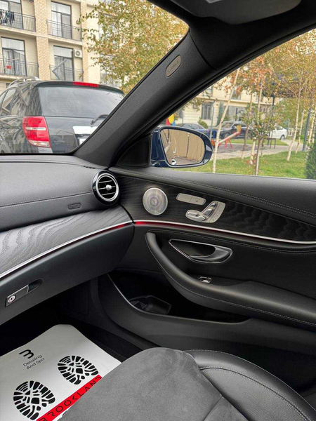 В продаже ! Автомобиль Mercedes-Benz E200 4Matic