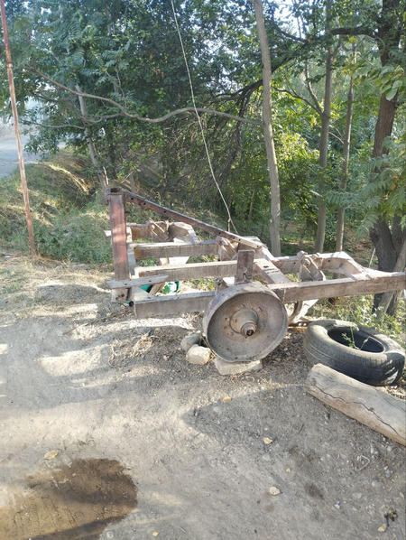 Traktor  MTZ80 BELARUS