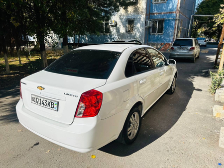 Lacetti 1,8 2010 xolati yahwi