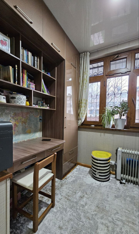 Продаётся квартира Юнусабад 14кв метро линия