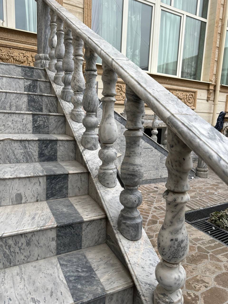 Мрамор устунчалар сотилади срочно