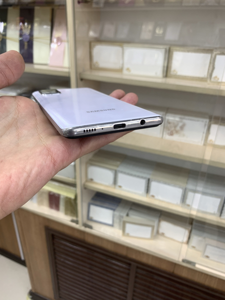 Samsung A71 6/128 ideal