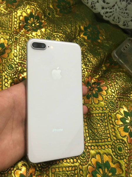 Iphone 8+ ideal sostayana