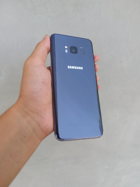 Samsung s8.  64/4 gb