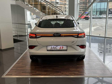 Бизнес классдаги JAC J7 / AT автомобили сотилади. malibu/monza/cobalt