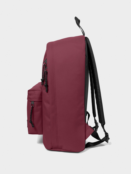 Рюкзак от EastPak. Бордовый цвет.