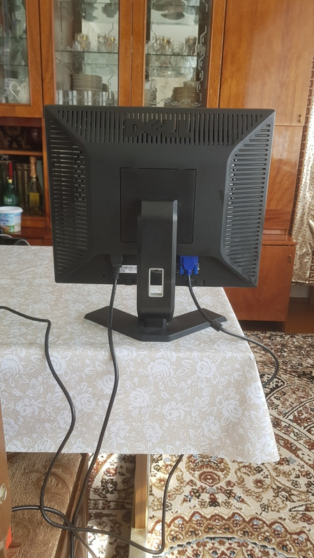 Монитор Dell 17.3
