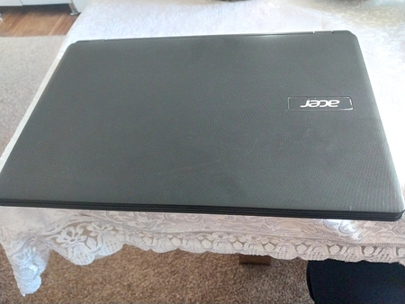 Acer bir qoʻl ishlatilgan hamma narsasi radnoy