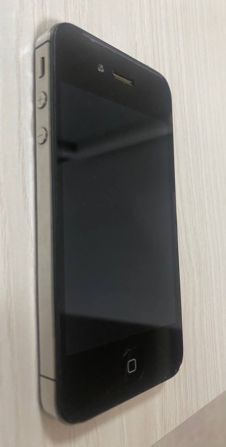 Iphone 7 va iphone 4 sotiladi