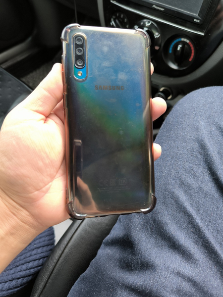 Samsung a50 xolati yaxshi