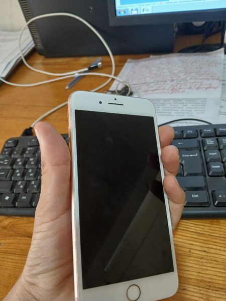 iphone 8 + ideal ochilmagan usta kormagan qirilgan urilgan joylari yoq