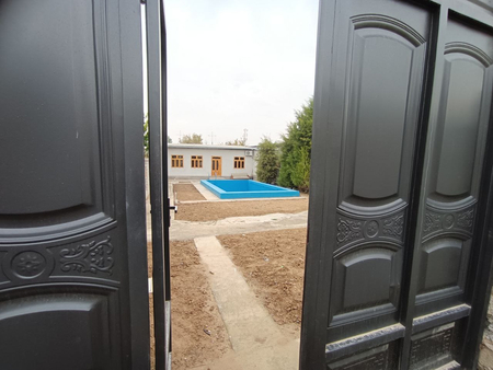 Своя Алишеробод  Учгоз маркаси 4 сотох ховли сотилади срочно келишамиз