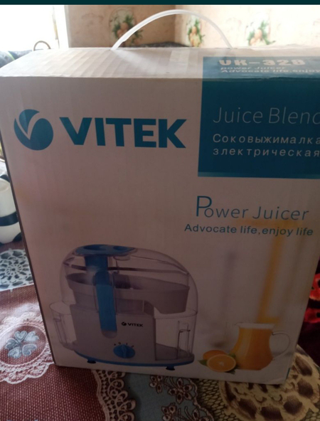 Соковыжималка Vitek uk-720