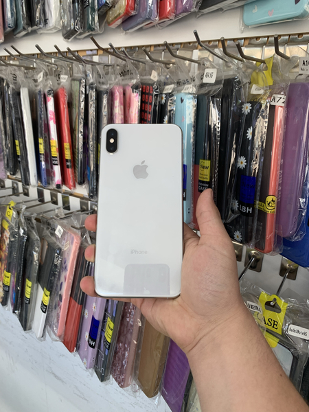 Iphone Xs Max.