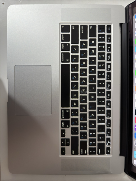Macbook Pro 15inch/i7/16/512/2Gb Gpu