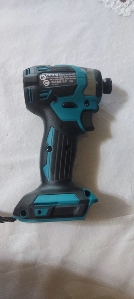 Прадается Makita DTD173z модель новая производитель япония я
