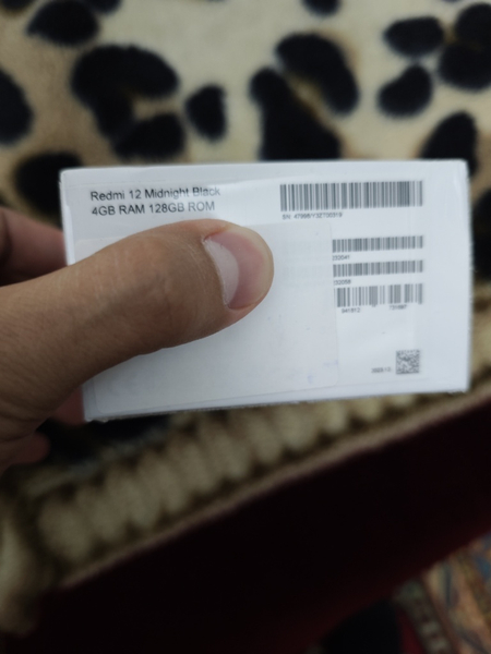 Redmi 12 Yengi ocilmagan karobkasidan