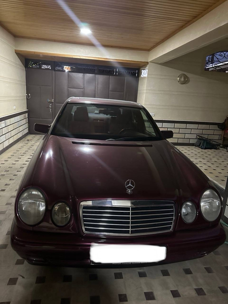 Срочна продается! Mersedec Benz W210