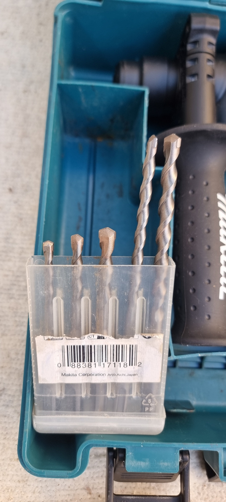 Перфоратор Makita HR2470 Y оригинал инструмент