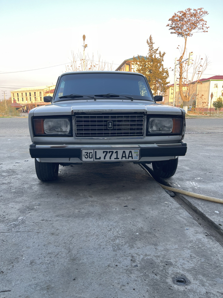 Vaz 2107 sotiladi