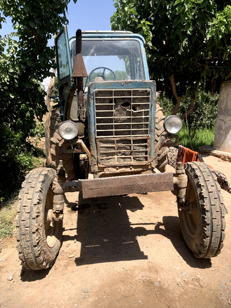 TRAKTOR MTZ 80 sotiladi