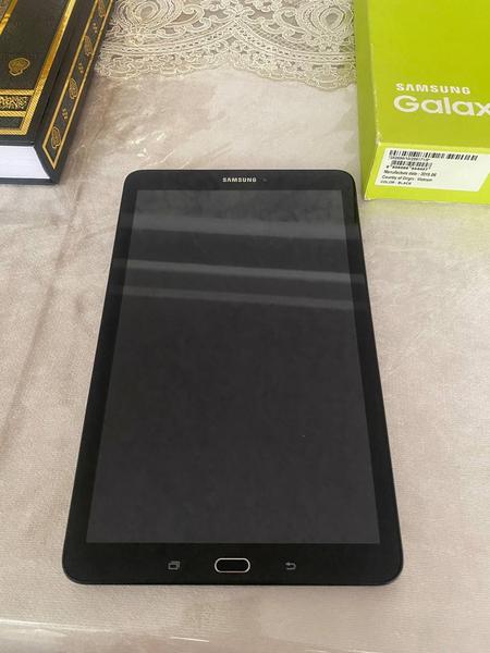 Galaxy Tab E планшет