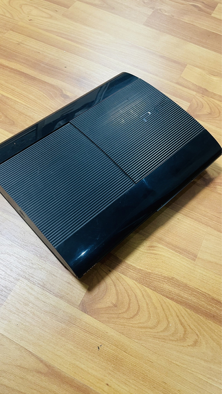 Ps3 supper slim sotiladi