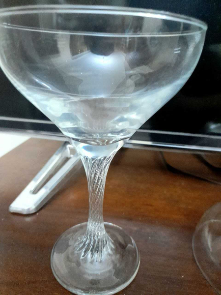 Фужеры Новые  (5шт) Стекло. Недорого.