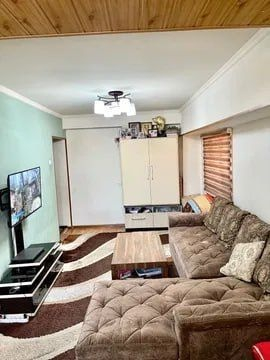 Ш.Руставелли 2х комн.квартира  с балконом  раздельные комнаты