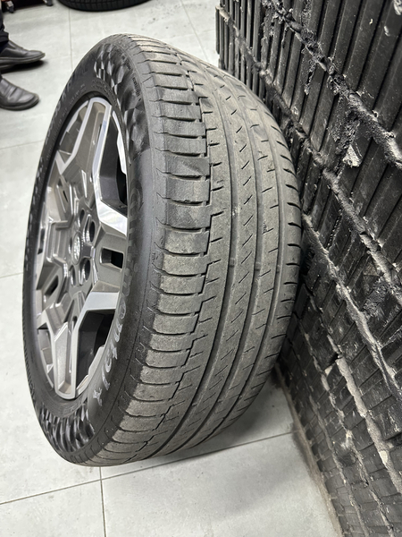 235 55 R19 Contenintal