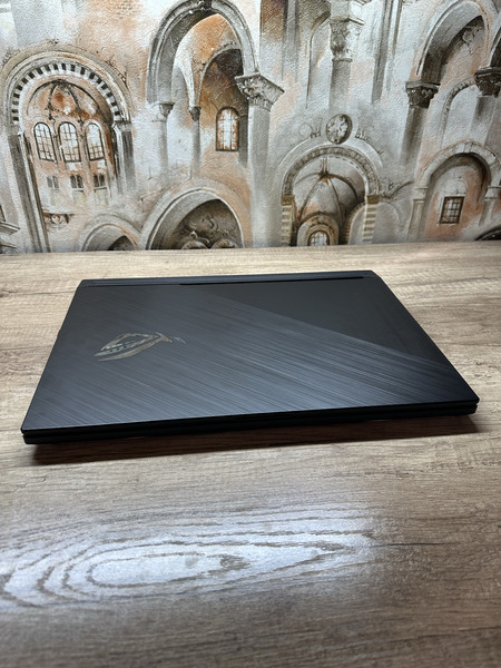 Asus rog strix g17/ intel 7-10/ DDR4 16gb/ GTX 1660 TI 6gb/ 512 gb SSD