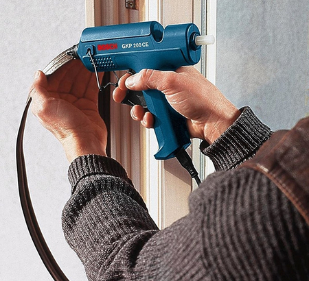 Клеевой пистолет Bosch GKP 200 CE