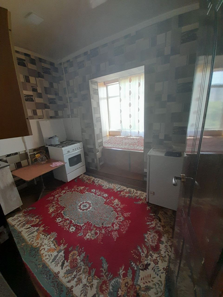 Чирчик ш. 10 м/н 3-этаж 1х янги планировка 39 м²