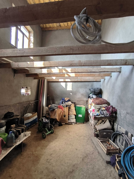Hovli sotiladi 10 sotix Kuybishev, Bes Bala, Yangibozorda.